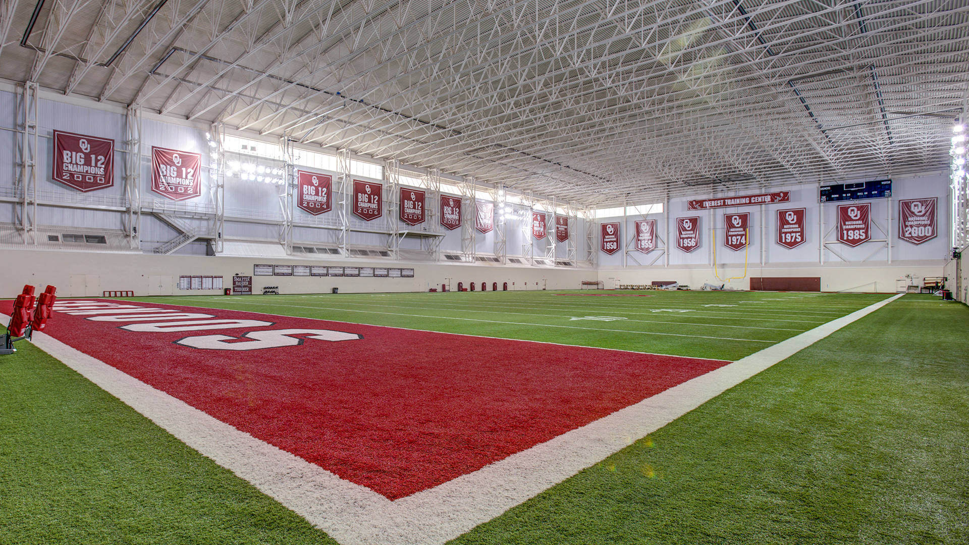Ranking the Top College Football Facilities 2021 | Athlete Connect App